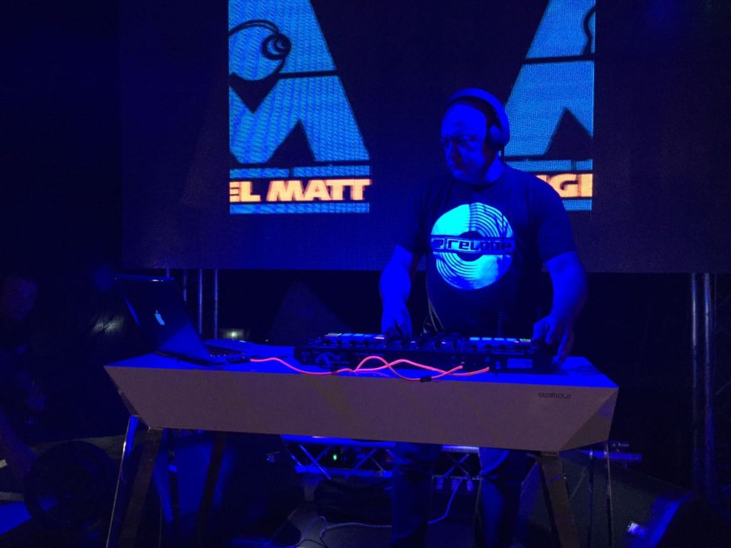 En el Backtage con Dj Angel Matt - Tusdj Latinoamérica