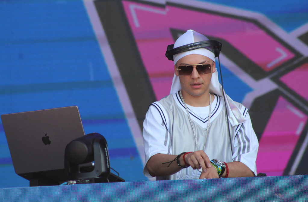 El Explosivo Show de Pablito Pesadilla en el Lollapalooza - Tusdj ...